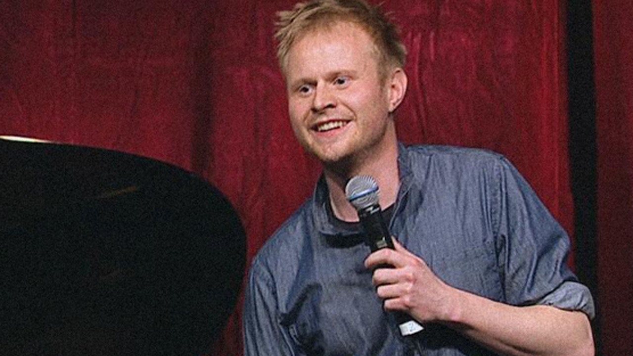 Jonatan Spang - Spark i løgsuppen | Se showet her | TV 2 Play