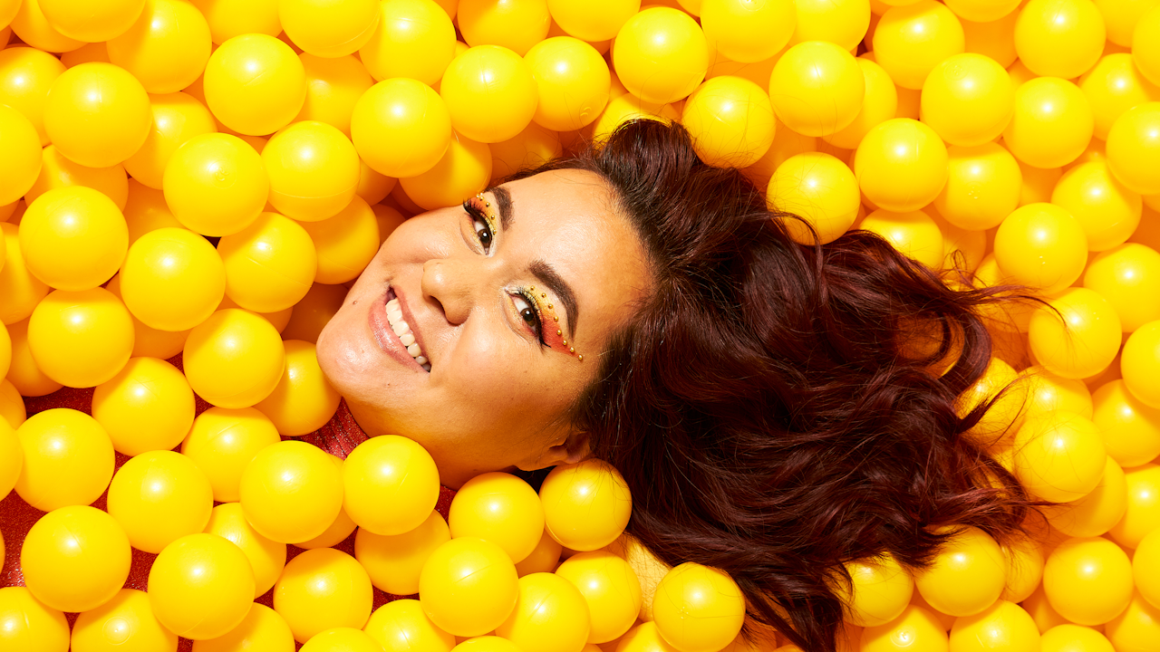 Natasha Brock - Ha' det godt i Natashaland | Se showet her | TV 2 Play