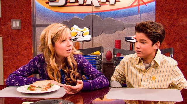iCarly: iPromote Tech-Foots - S1:E17 • 30 min - TV 2 PLAY